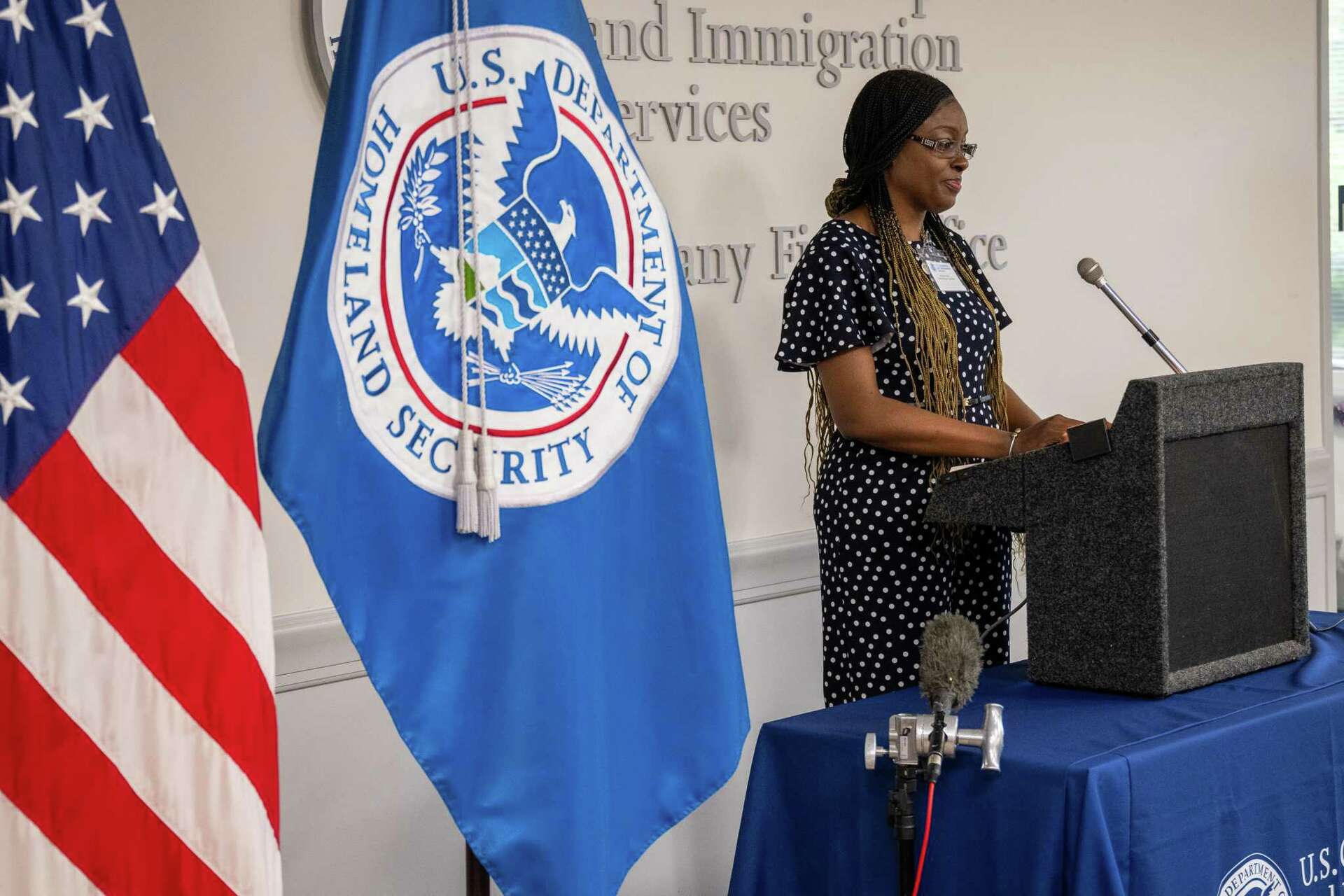 Citizenship and Immigrant office opens, welcomes new US citizens