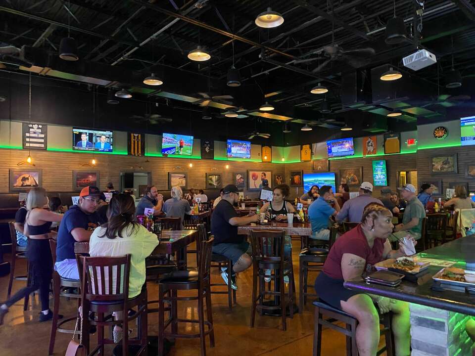 10 laid-back bars in San Antonio's Stone Oak area