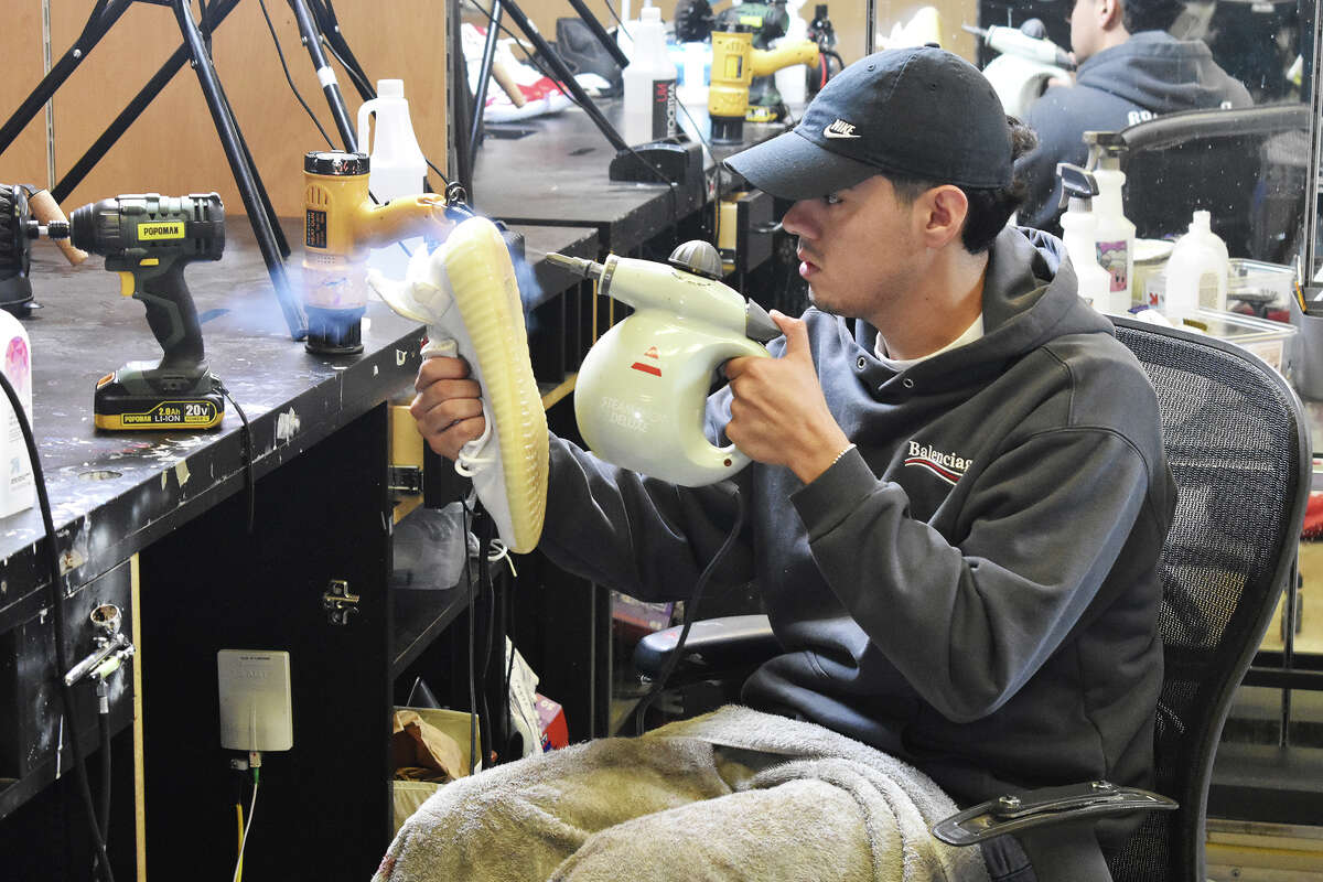 Celebrities are flying to the Salinas mall to shop at this store