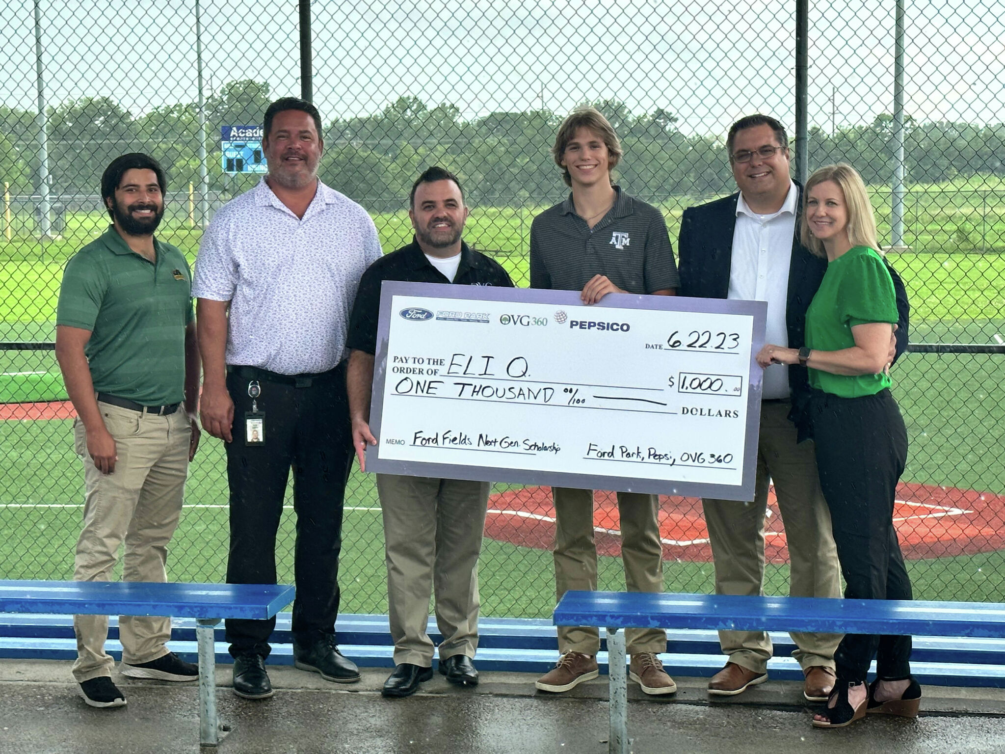 Scholarship awards Southeast Texas athletes who started at Ford Fields