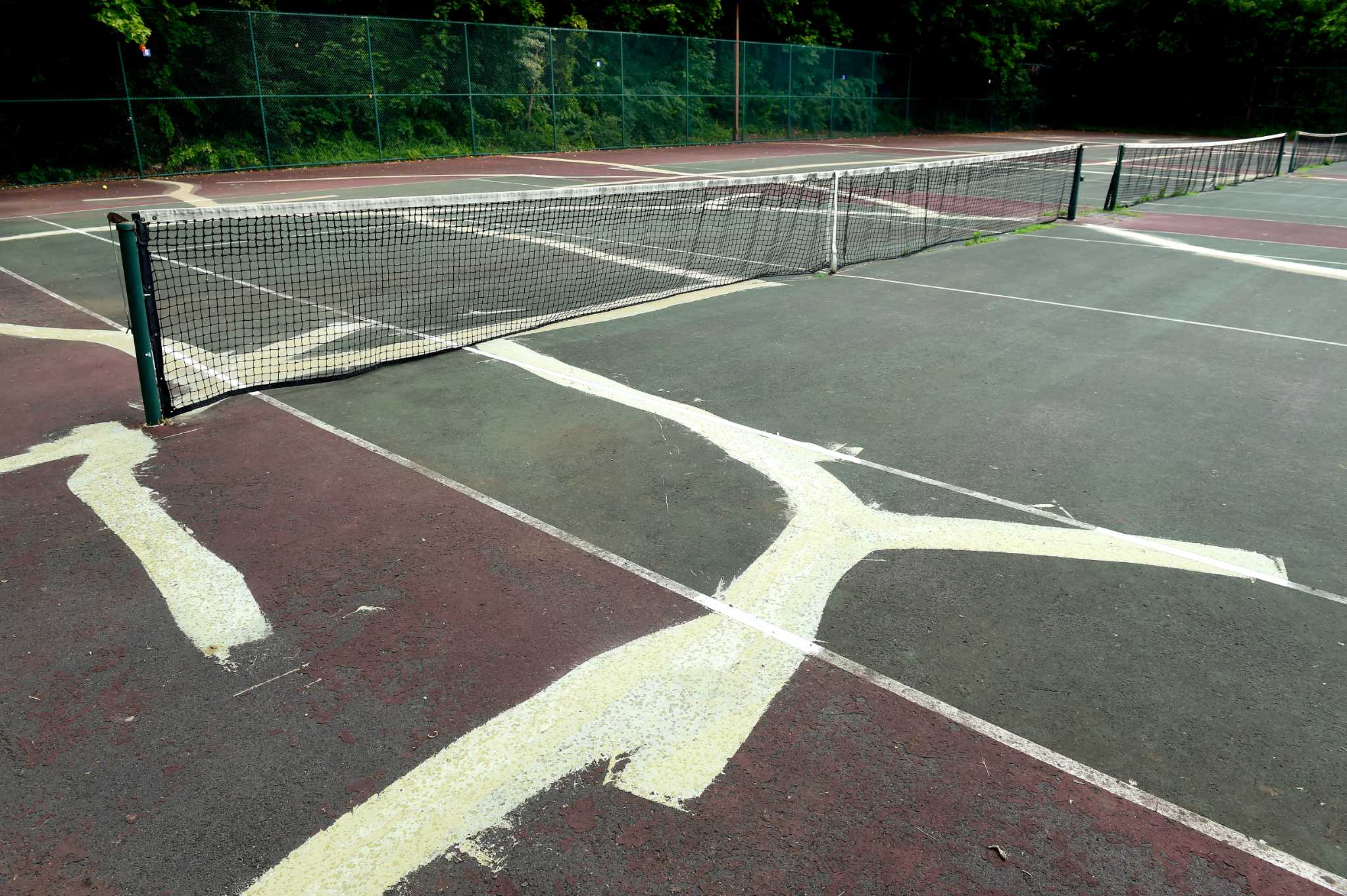 Hamden eyes $5 million in state aid to repair tennis courts, ice rink