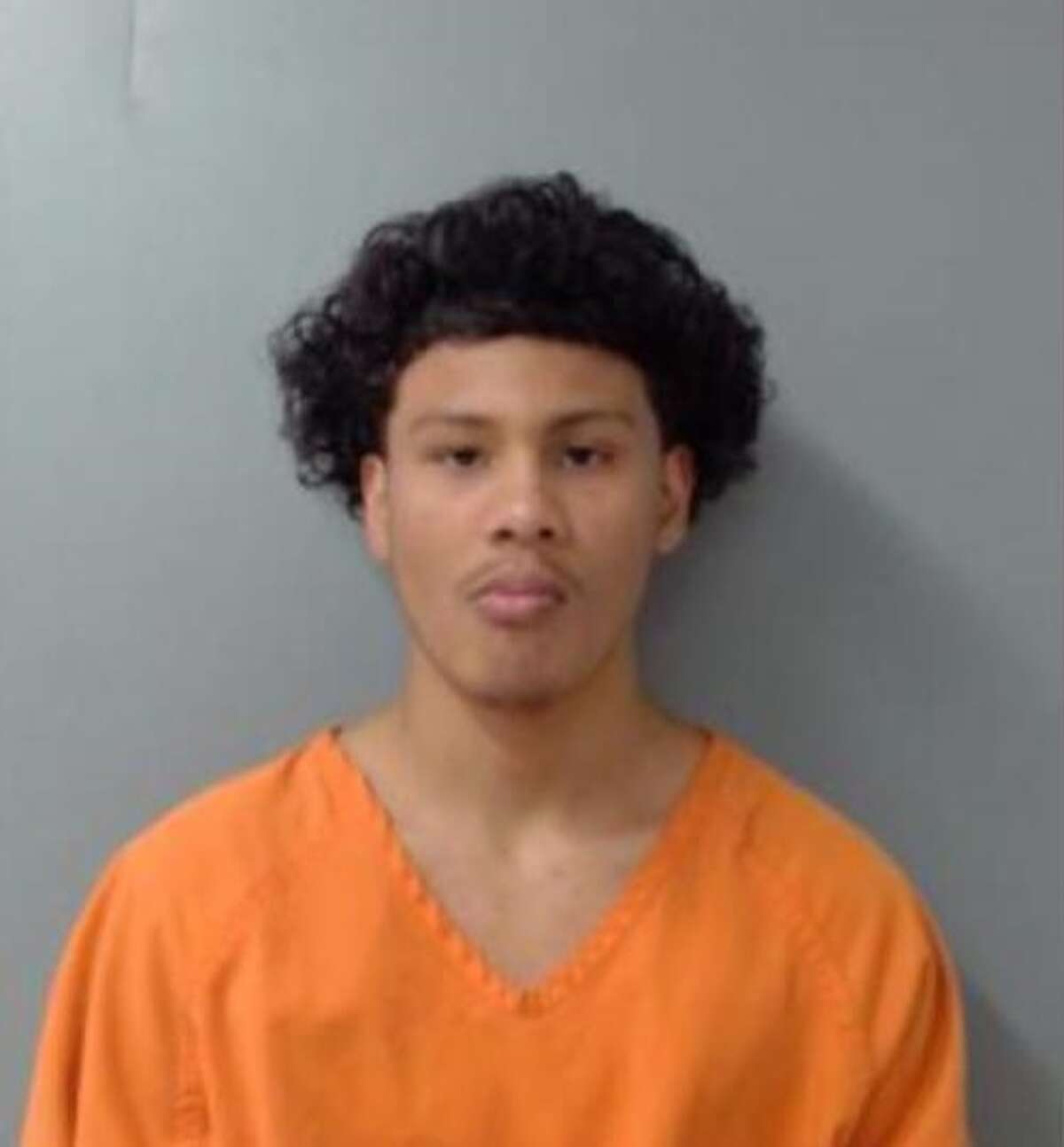 Laredo PD: Teen pointed gun at 2 people