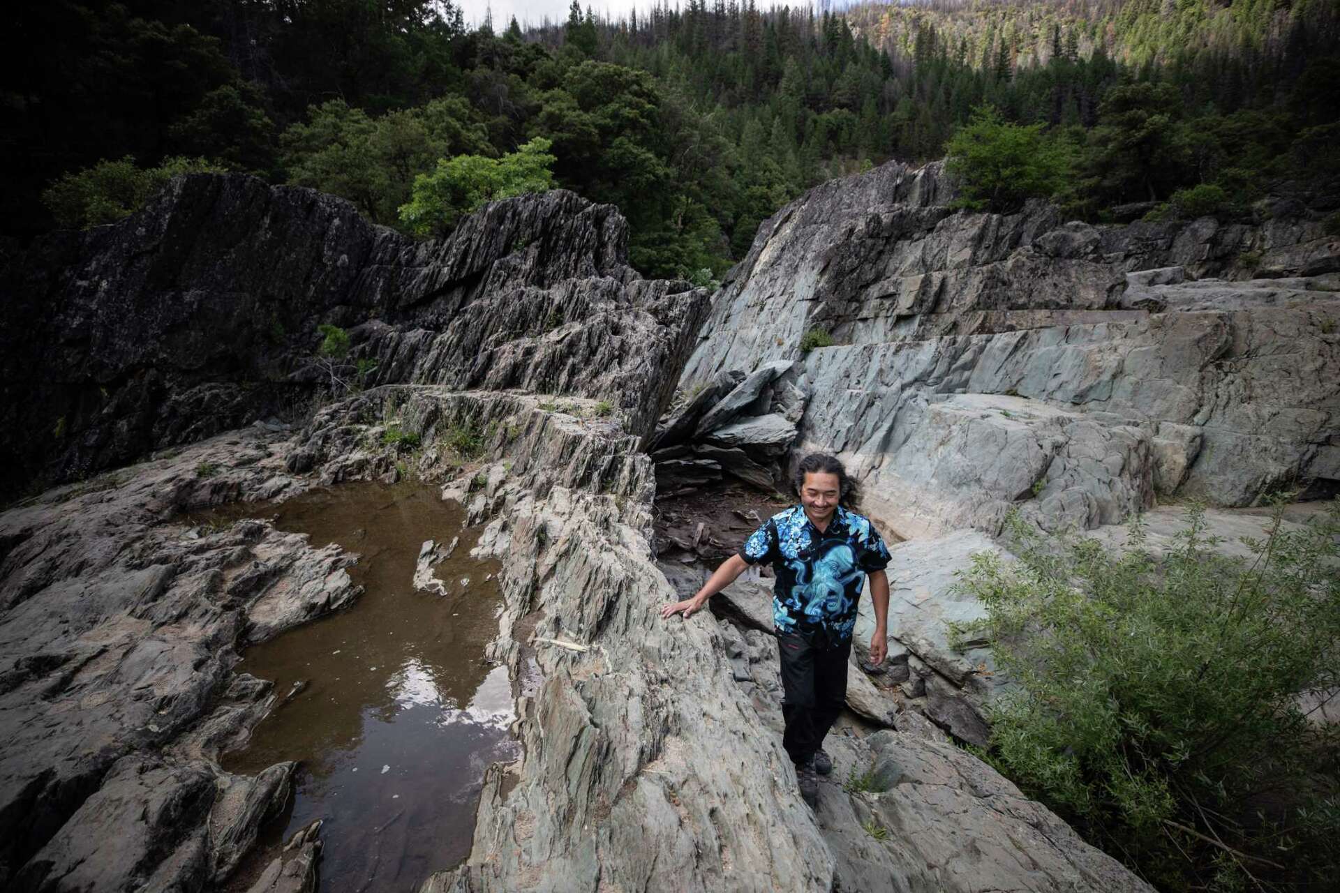 Pacific Crest Trail ‘angels’ are swooping in to save hikers amid snow
