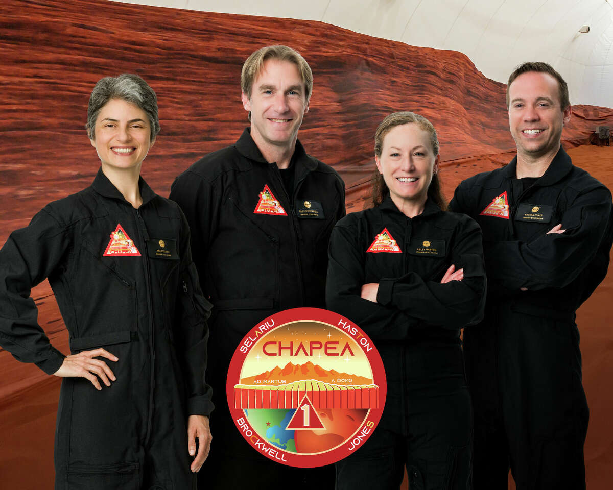Meet the NASA crew who will live on ‘Mars’ for a year in Houston