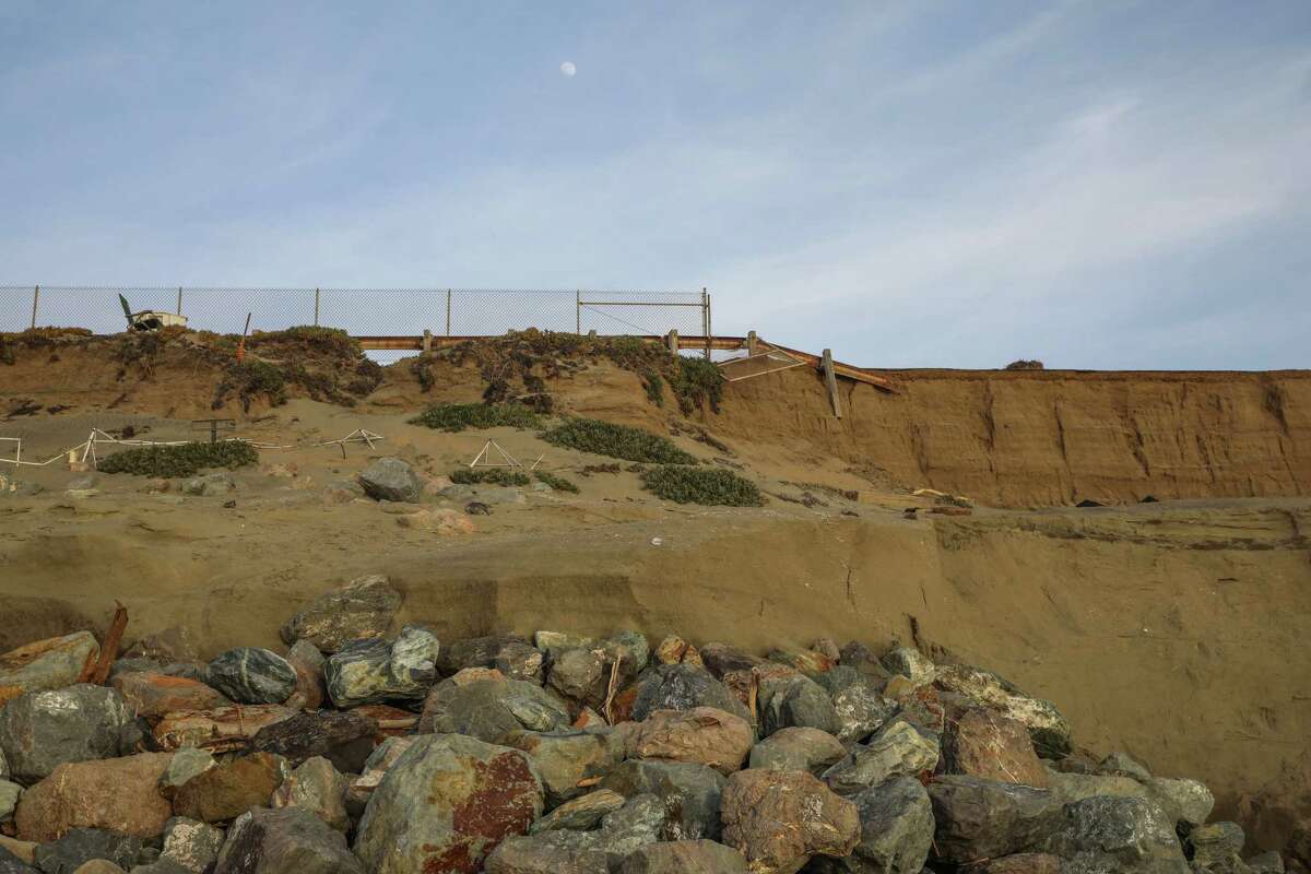 S.F.’s Ocean Beach lost tons of sand. El Niño could make it worse