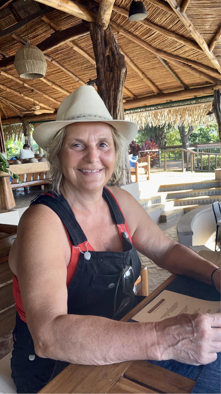 Alton Brown Bag Bistro Motherdaughter Invites Patrons For Abr Filming