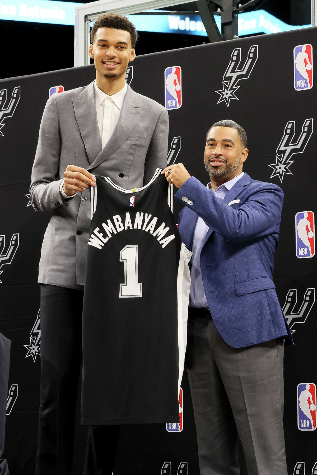 As Victor Wembanyama arrives, normal bids adieu for San Antonio Spurs