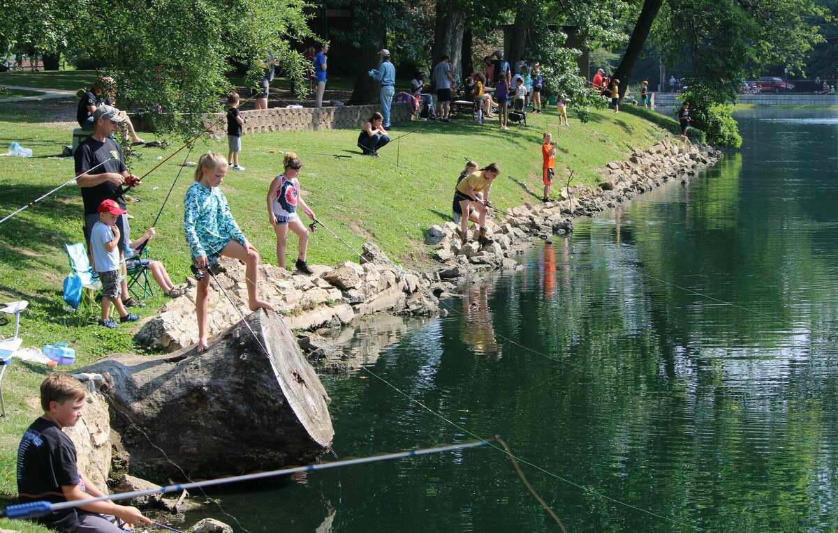 Children have busy summer Saturday at free events in Edwardsville