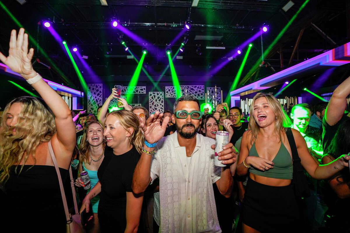 Houston music venues continue to evolve with more openings, closings