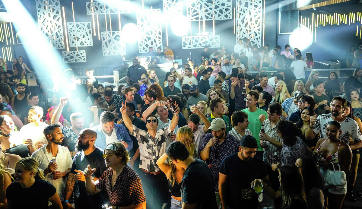 Houston music venues continue to evolve with more openings, closings