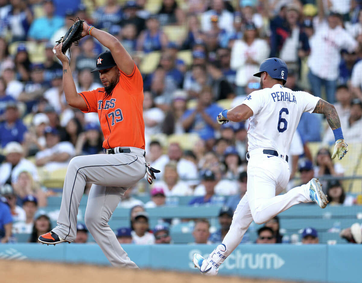 Houston Astros avoid sweep, defeat L.A. Dodgers in 11 innings