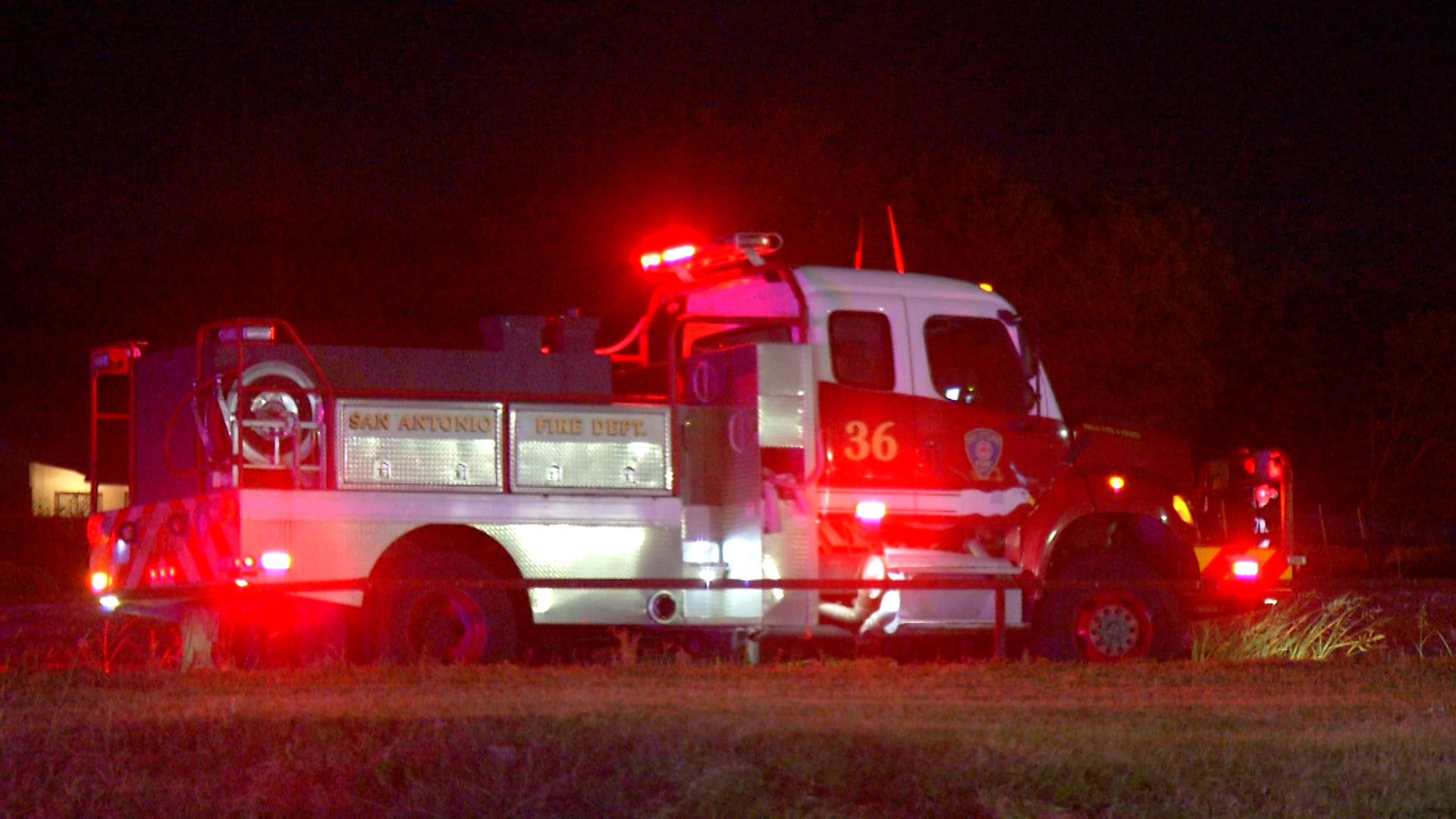 Fire on San Antonio's West Side draws firefighters, city workers