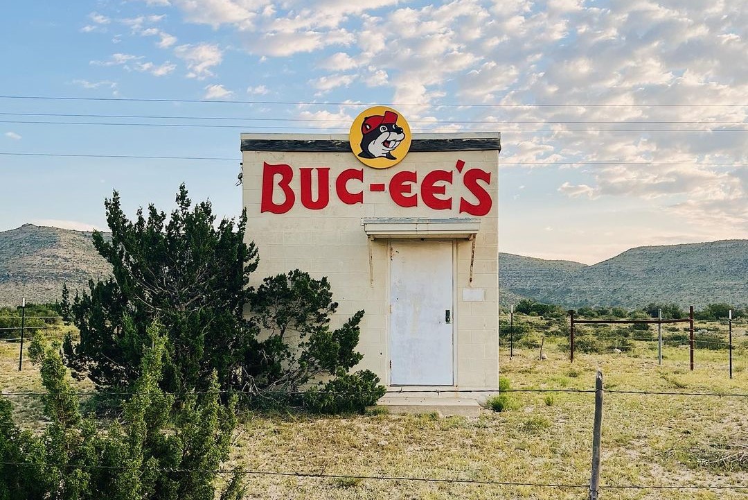 The world's smallest Buc-ee's pops back up again in Texas