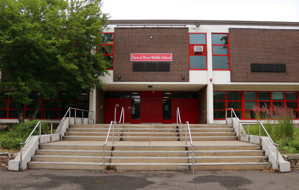 Stamford's Turn of River school gets threat; found 'not credible'