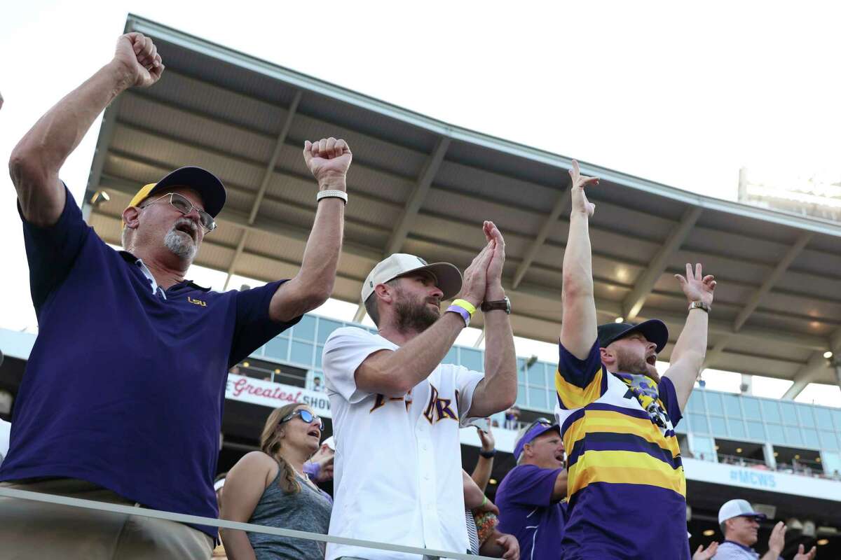 LSU defeats Florida for 1st College World Series title since 2009