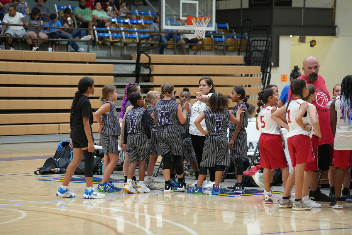 PHOTO GALLERY: Plainview Lady Legacy takes first at Hoop 10 tournament