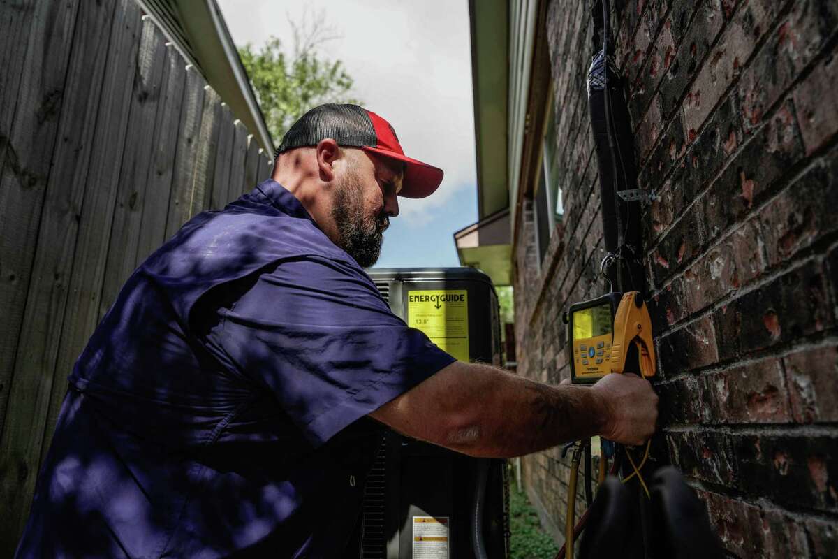 Houston heat wave: Meet the man everyone is calling as temps skyrocket