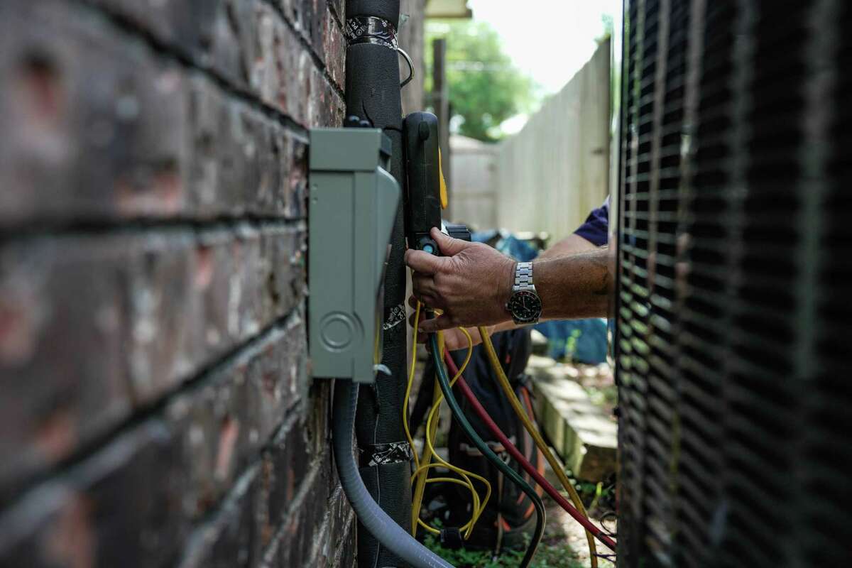 Houston heat wave: Meet the man everyone is calling as temps skyrocket