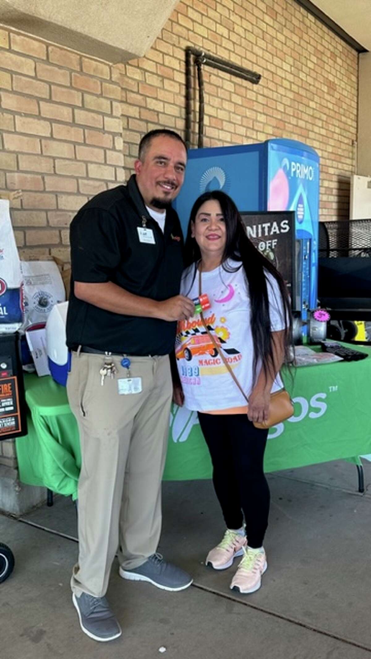 Liz Perez crowned best carnitas chef in Amigos cook-off