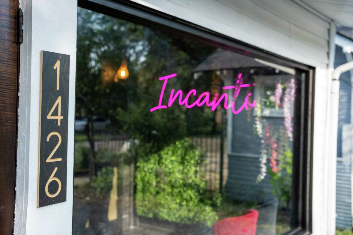 Incanto bar with international cocktail focus opens in the Heights
