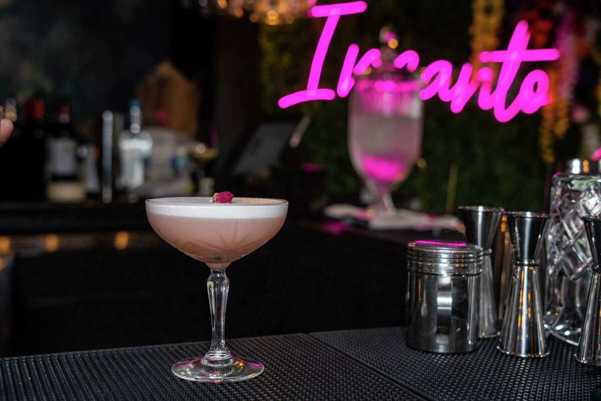 Incanto bar with international cocktail focus opens in the Heights