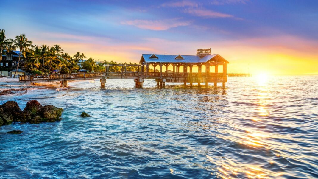 10 Charming Beach Towns to Visit for an Unforgettable Summer 2023 Getaway