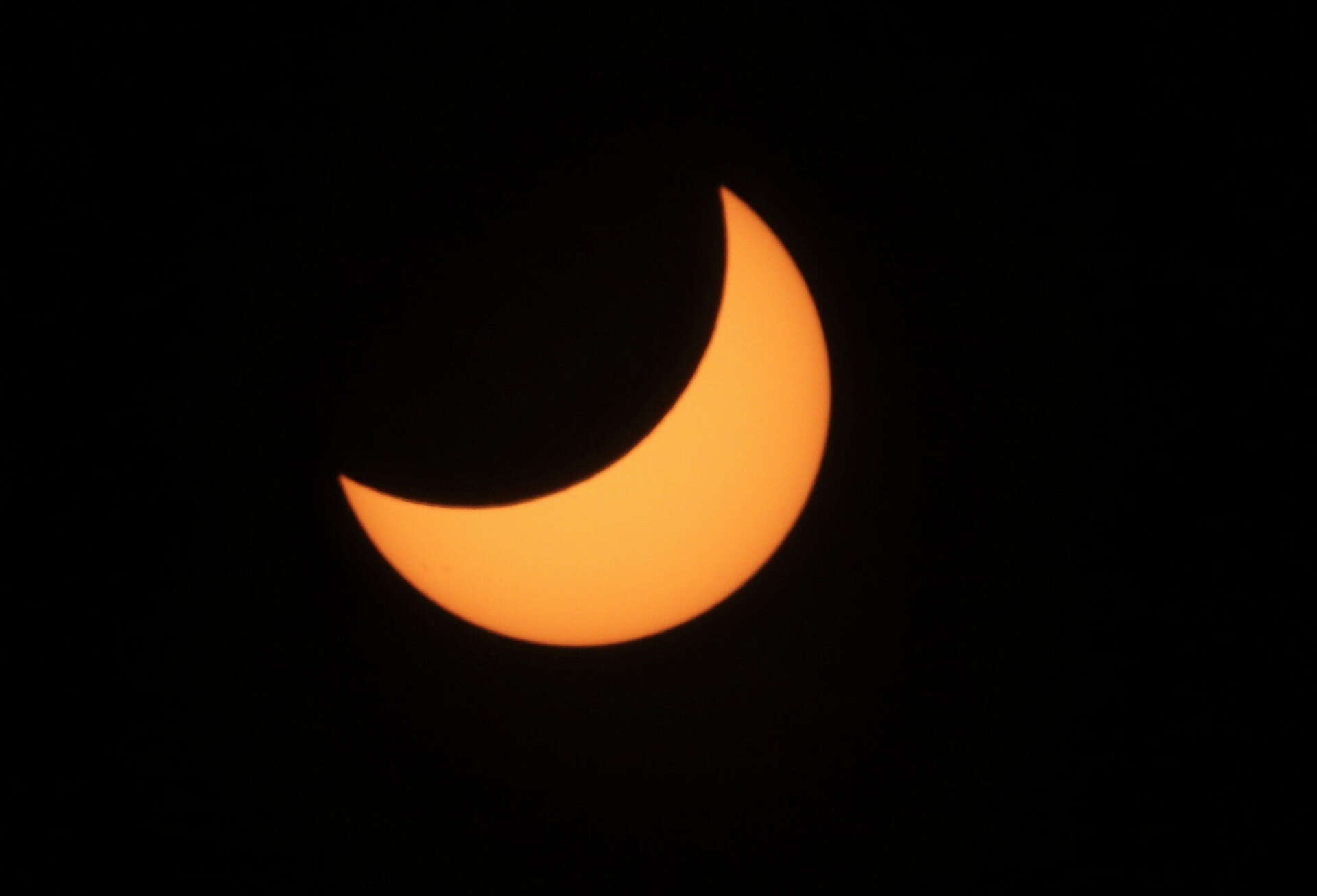 2 solar eclipses are coming. Here’s what to expect in San Antonio.