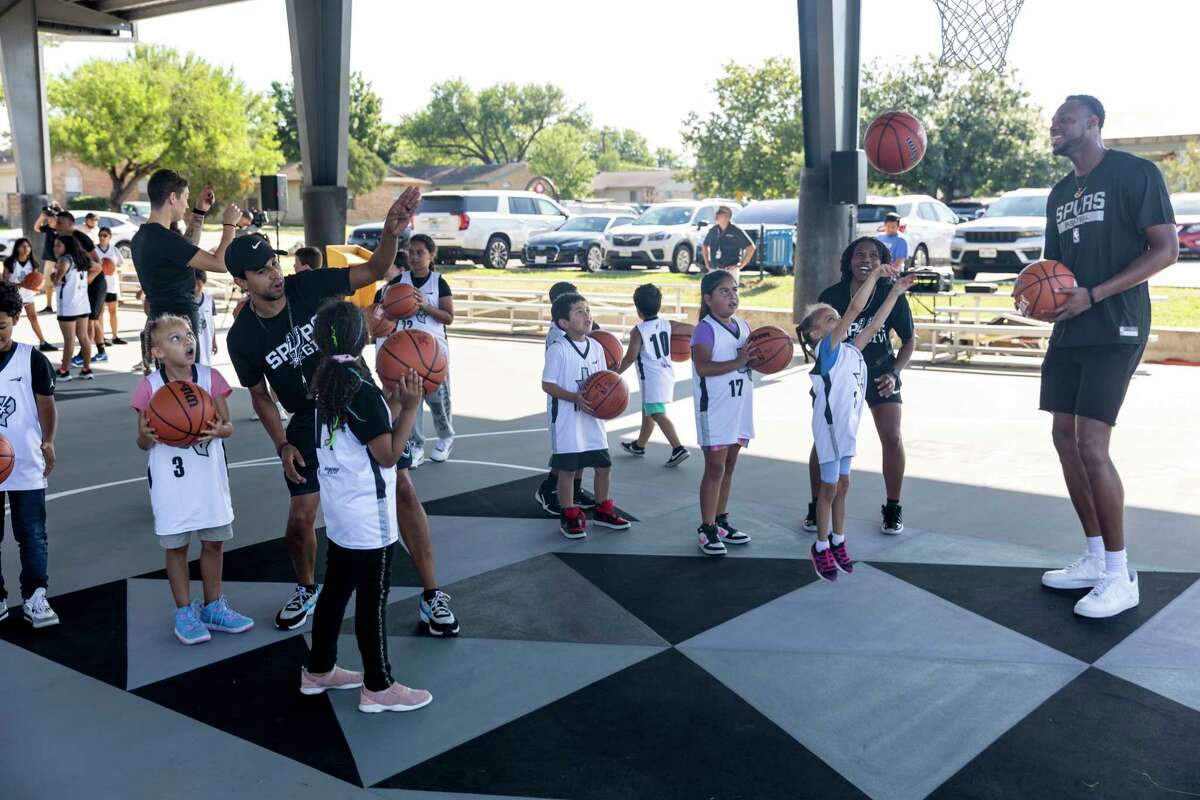San Antonio Spurs: Charles Bassey, Blake Wesley unveil renovated court