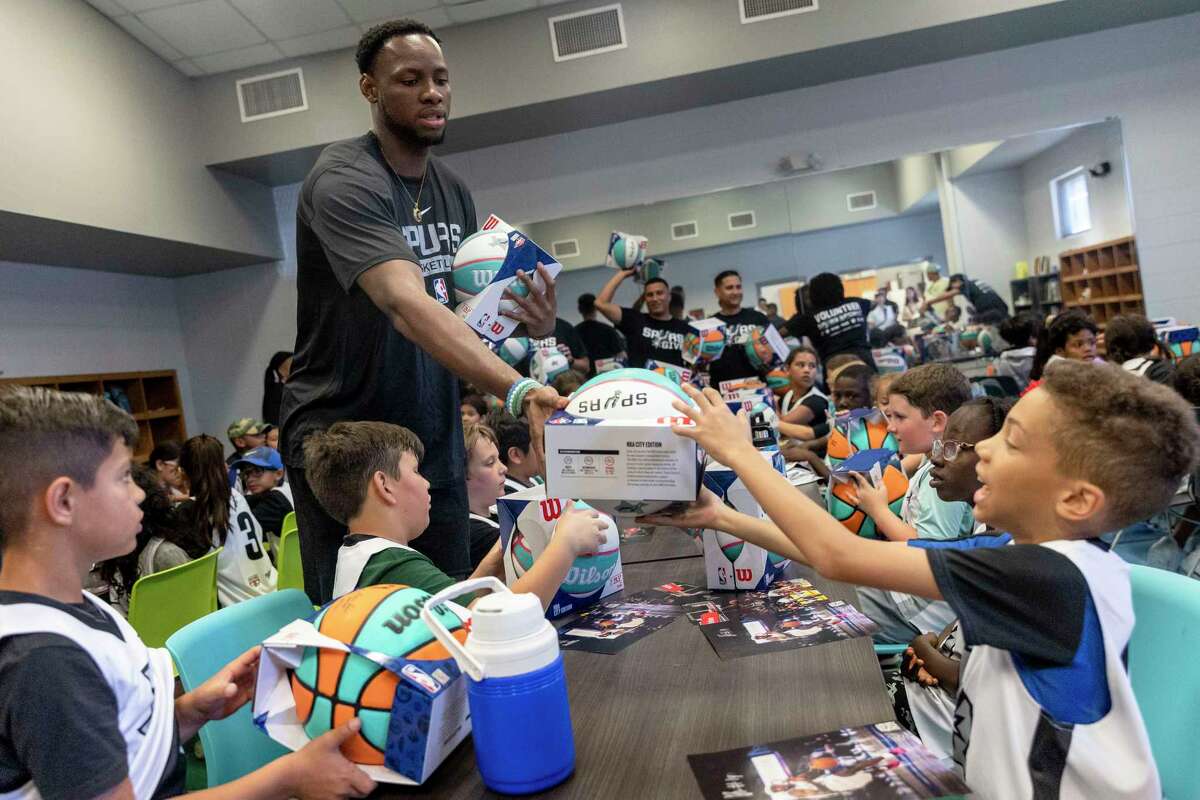 San Antonio Spurs: Charles Bassey, Blake Wesley unveil renovated court