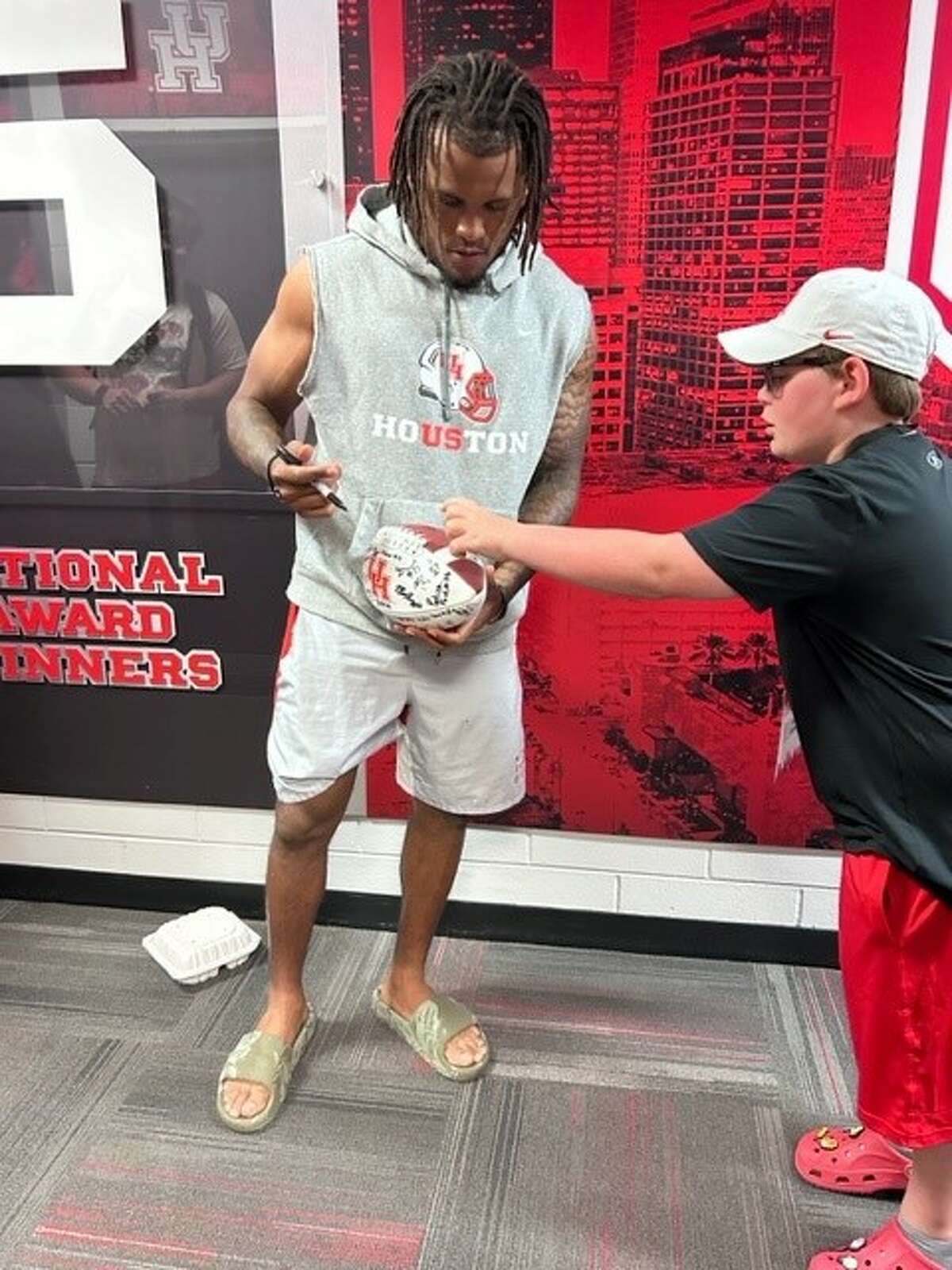 UH football: Cougars befriend an autistic child who was being bullied