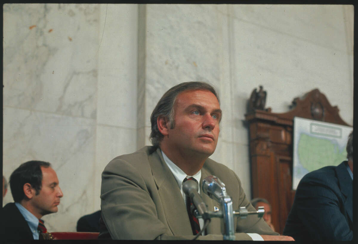 Who was Lowell Weicker? 7 things that defined the CT political giant