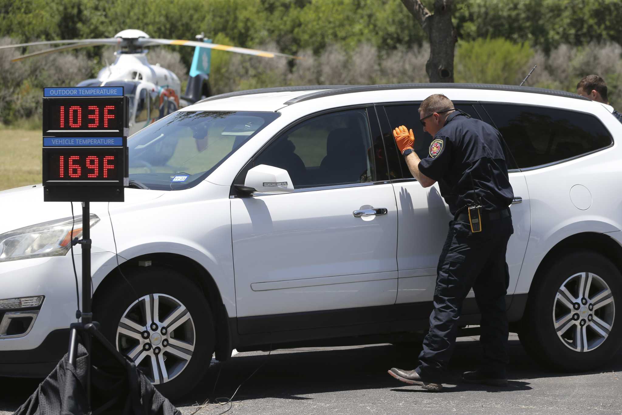 High temps cause spike in 911 calls in San Antonio