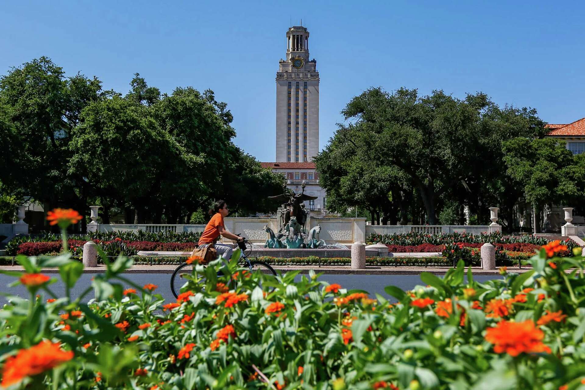 University of Texas at Austin receives 90K freshman apps