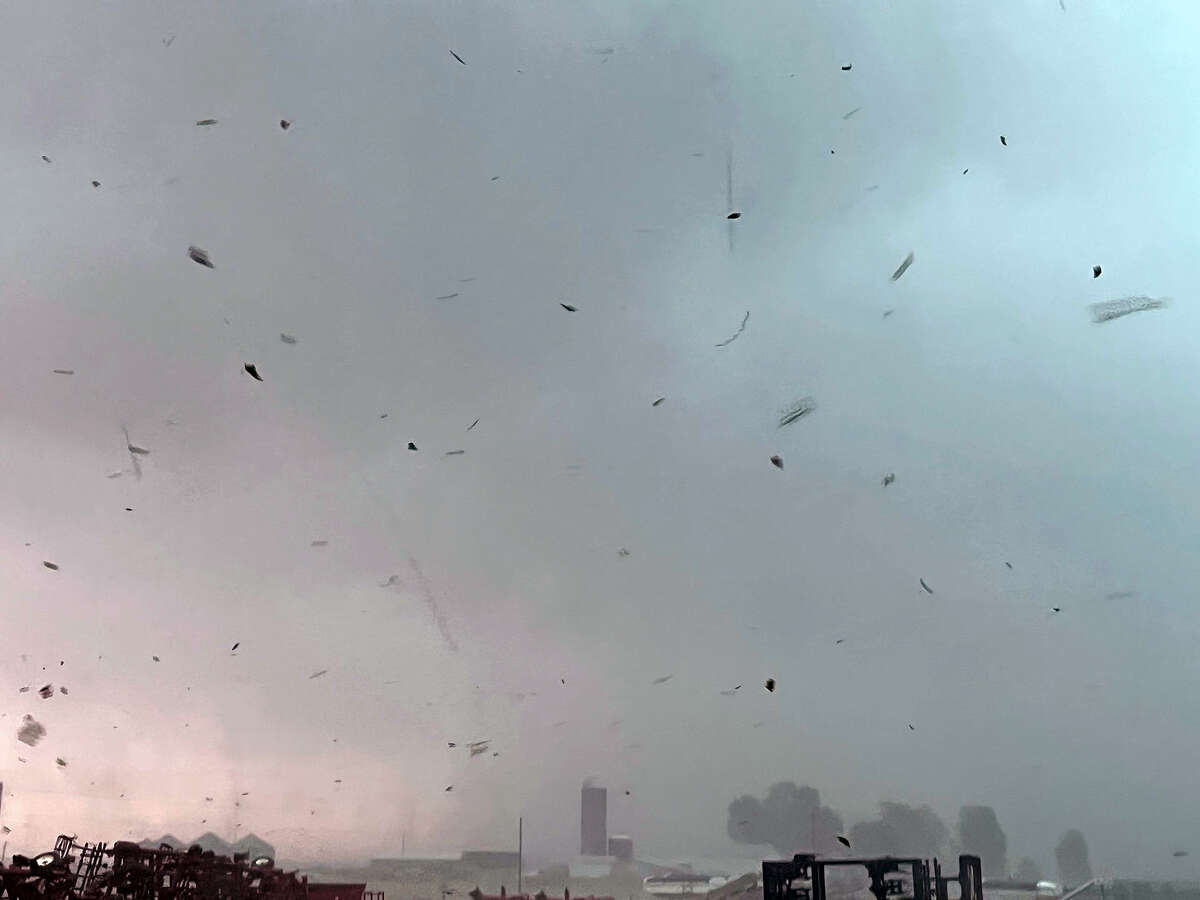 Jacksonville area hit by sudden, intensive thunderstorm