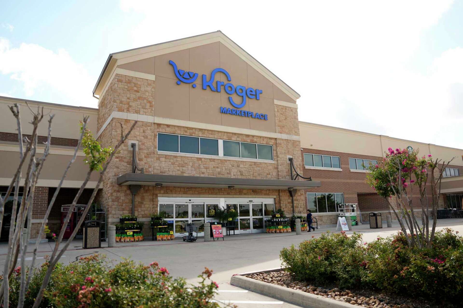 Daylight Saving Time change: Kroger giving away free snacks
