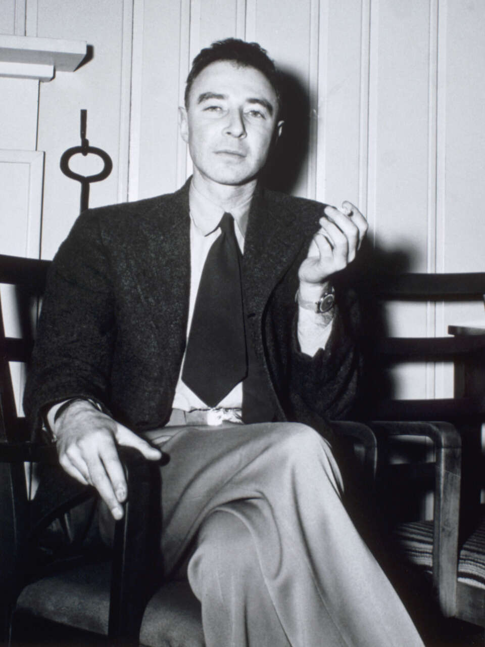 What really happened to Jean Tatlock, the love of Oppenheimer's life