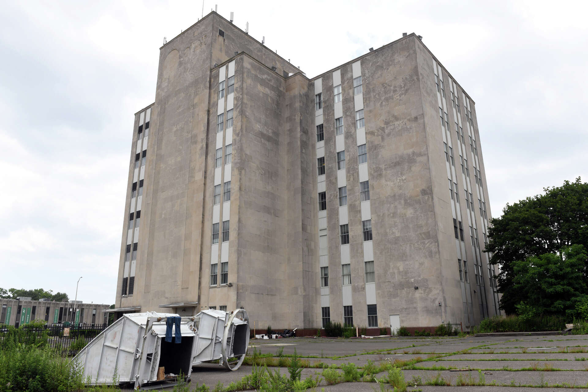 Bridgeport's SNET building, parking lot get $1.98M in state loans