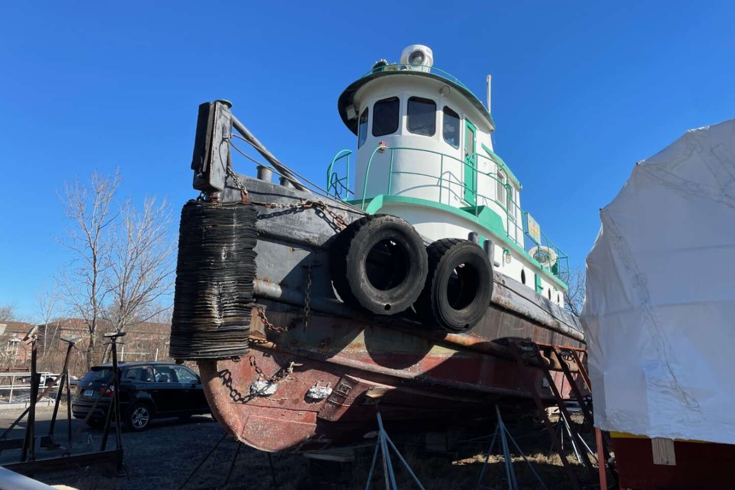 Tug at Captain's Cove in Bridgeport among CT's largest abandoned boats