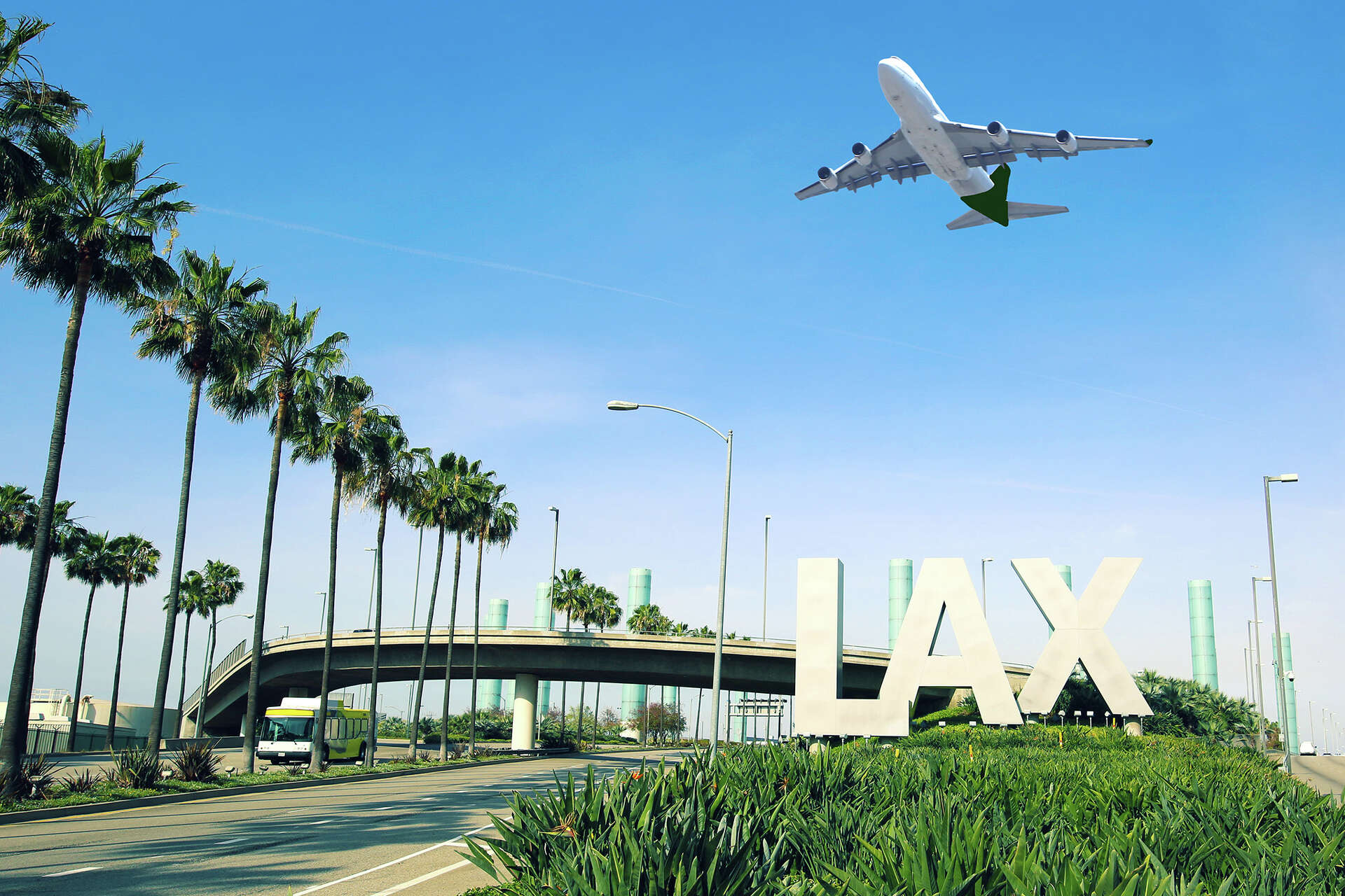 Protesters block off entrance to LAX, snarling traffic to airport
