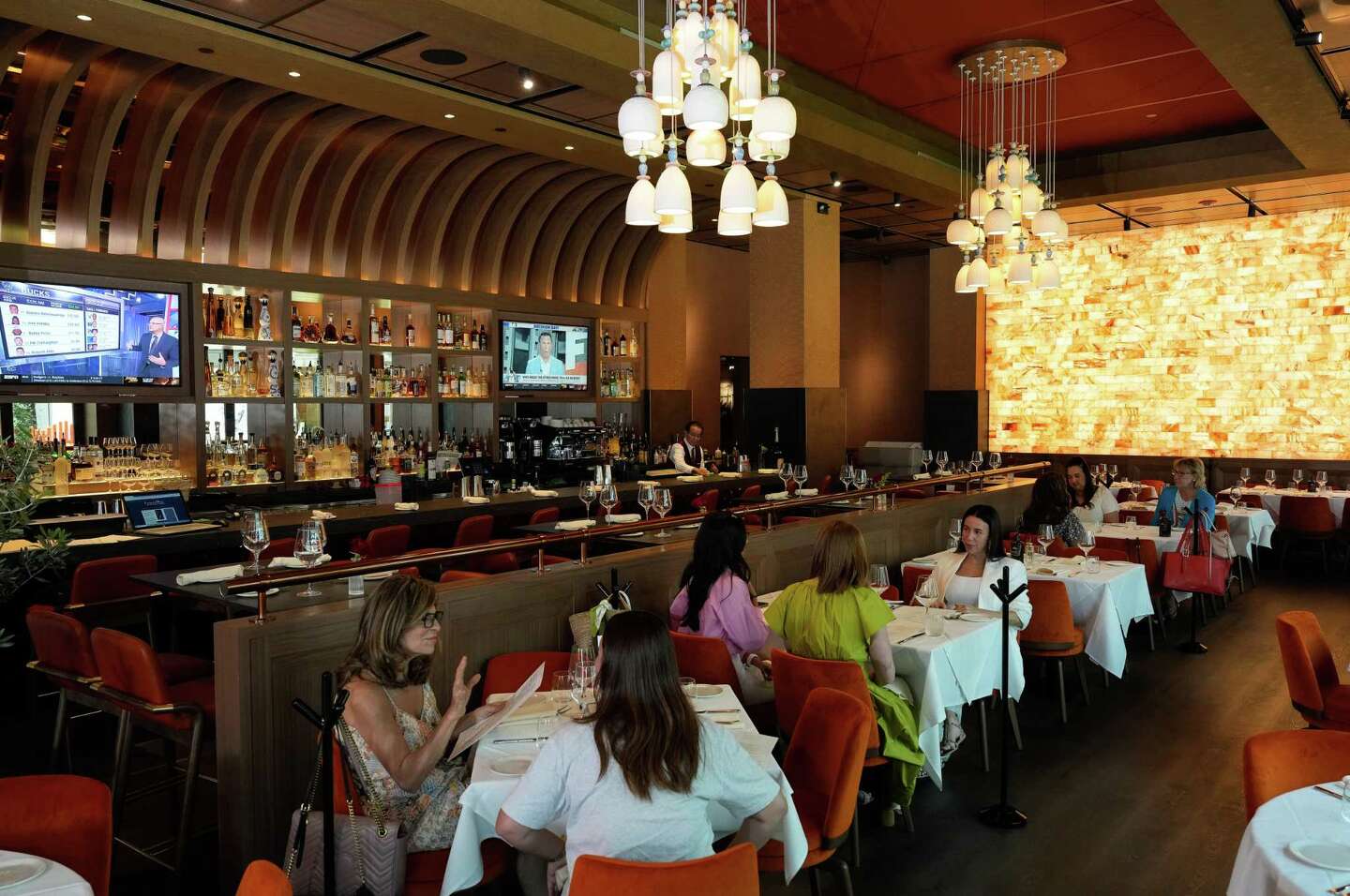 Bari Ristorante in River Oaks District review: a lively social scene