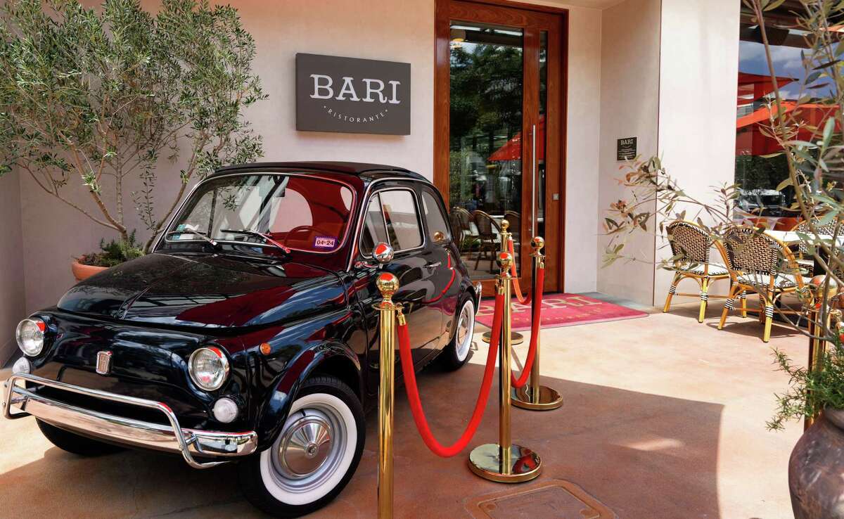 Bari Ristorante in River Oaks District review: a lively social scene