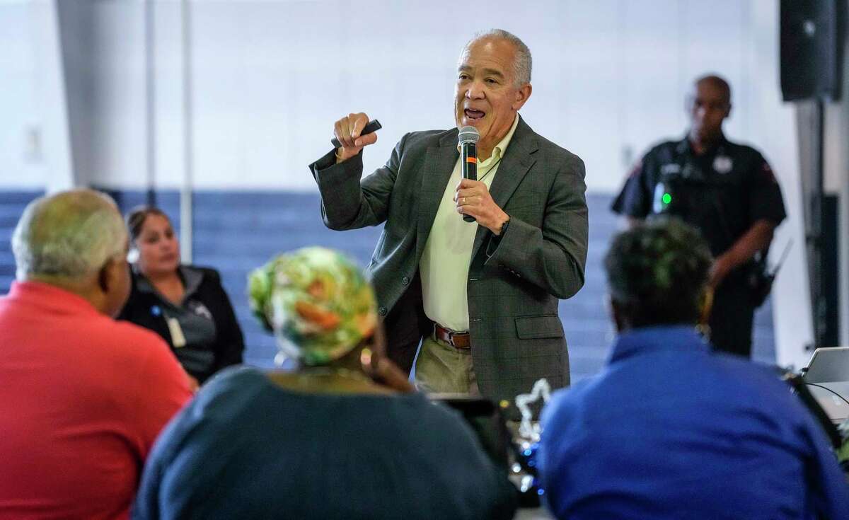 50 Houston ISD schools voluntarily signed up for Mike Miles' NES