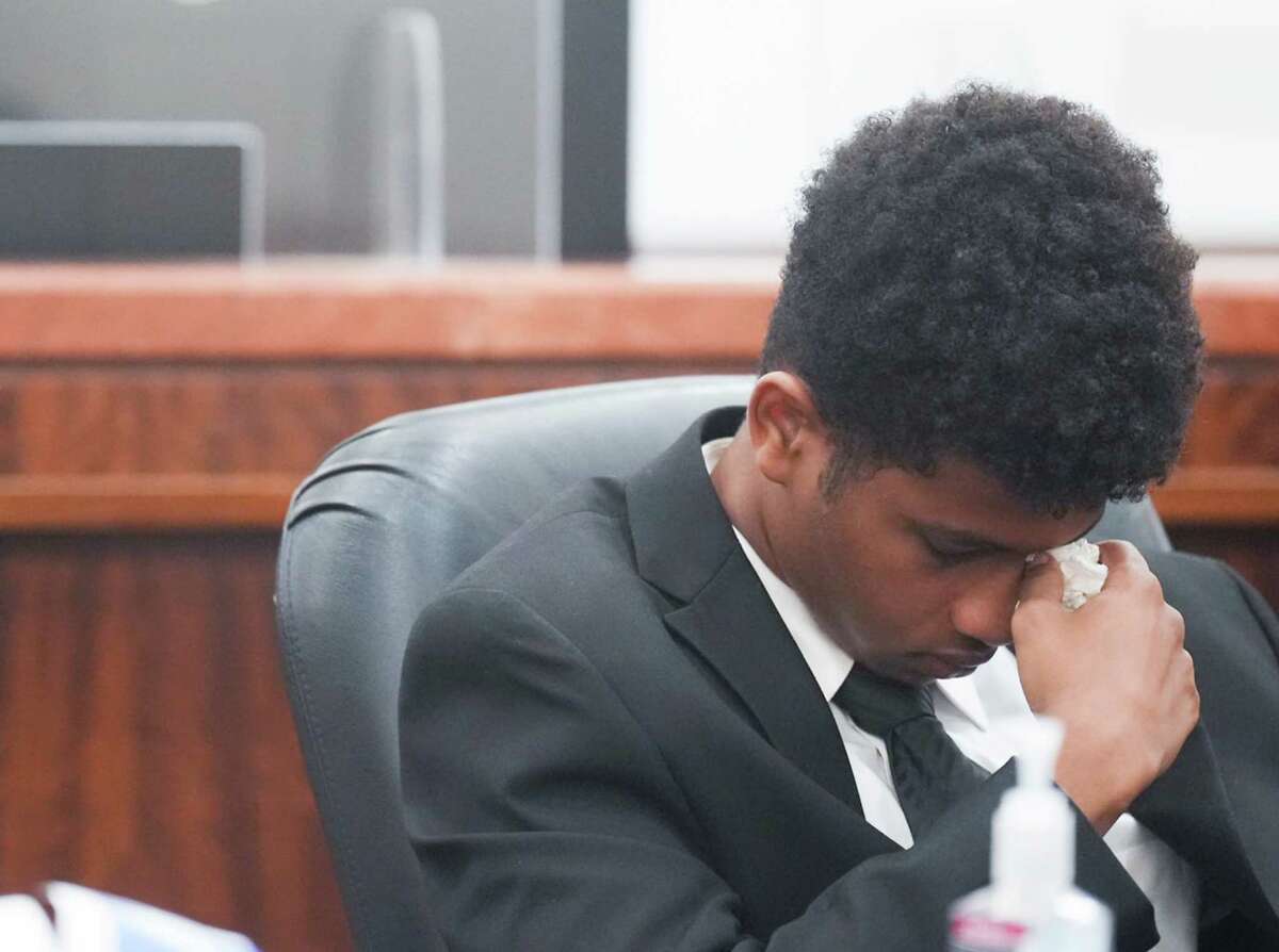 Teen sentenced to 10 years in 2021 deaths of three Houston valets