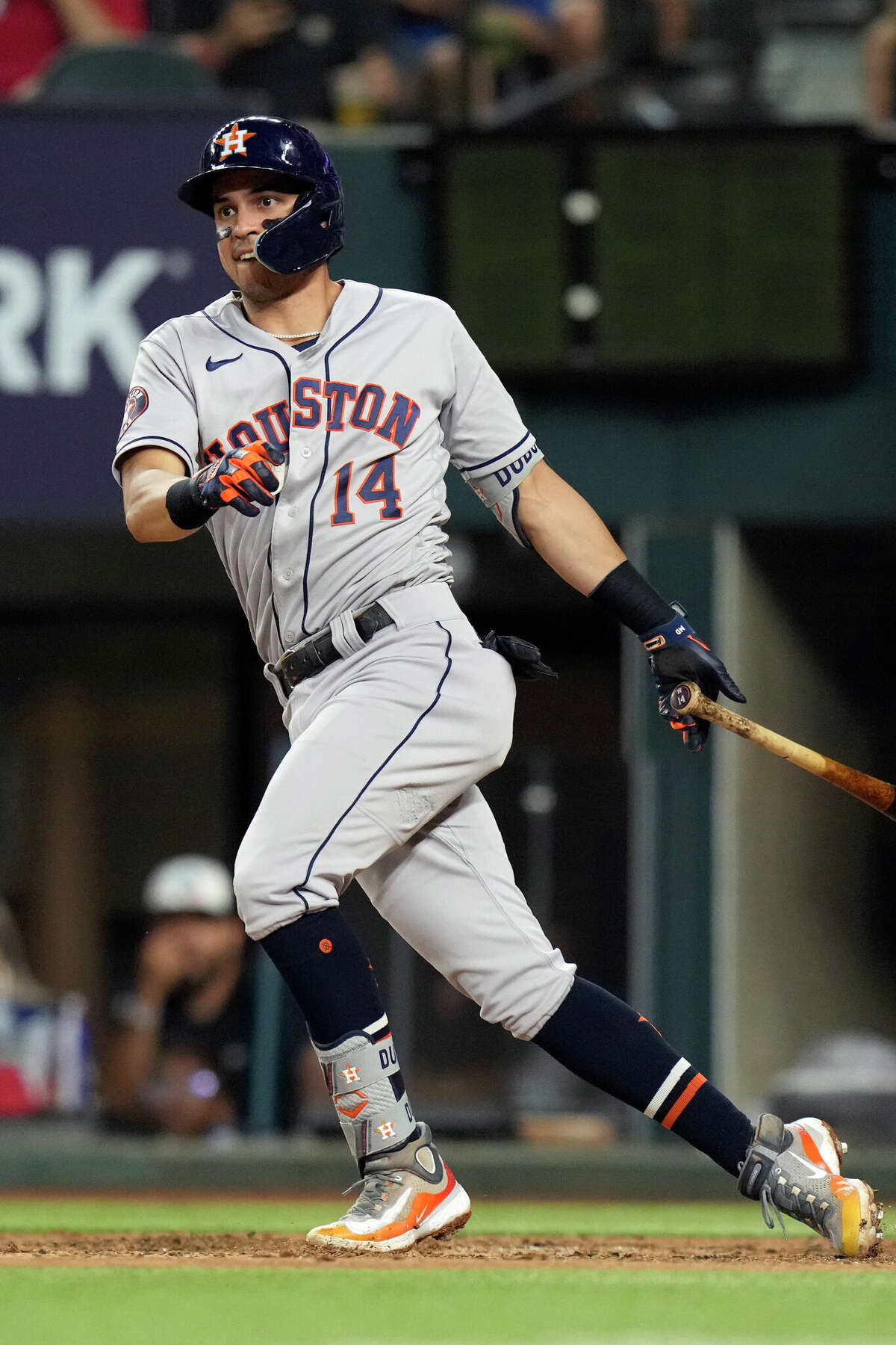 Mauricio Dubón leads Houston Astros past Texas Rangers in opener