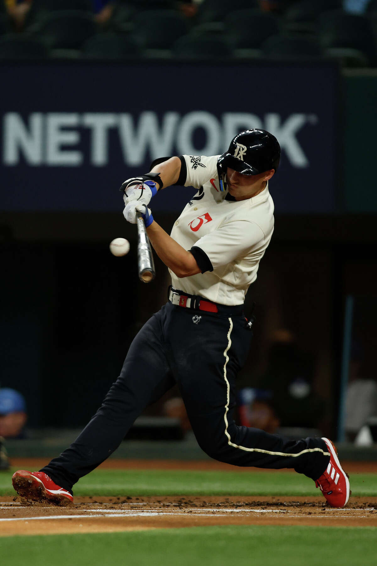 Houston Astros defeat Texas Rangers in playoff-like atmosphere