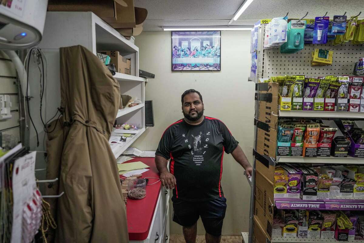 Residents in Houston's hottest neighborhoods struggle as heat endures