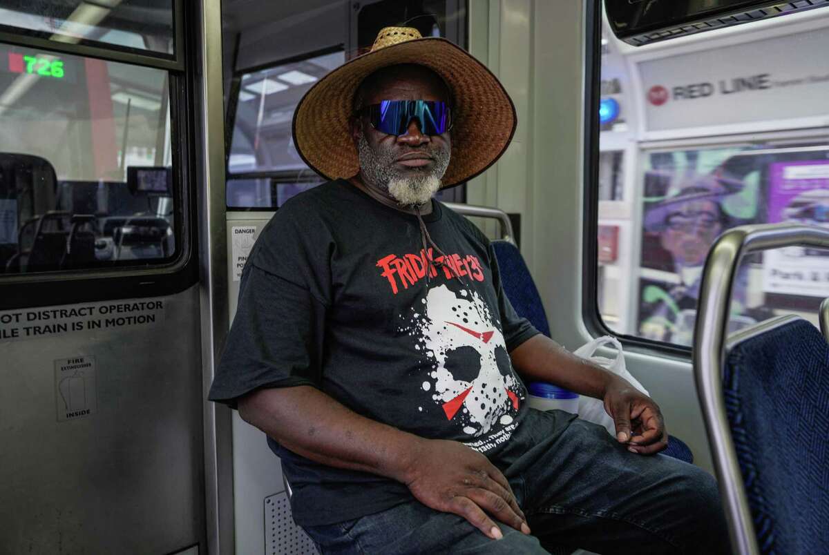 Residents in Houston's hottest neighborhoods struggle as heat endures