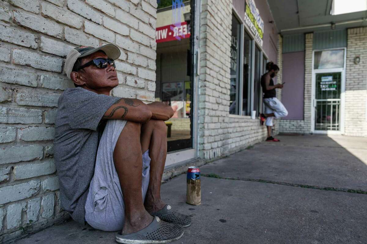 Residents in Houston's hottest neighborhoods struggle as heat endures