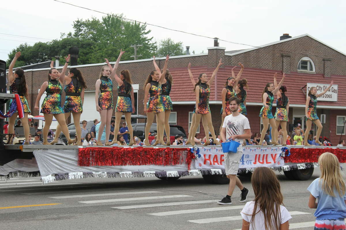 Cass City community comes out for Grand Parade and festival