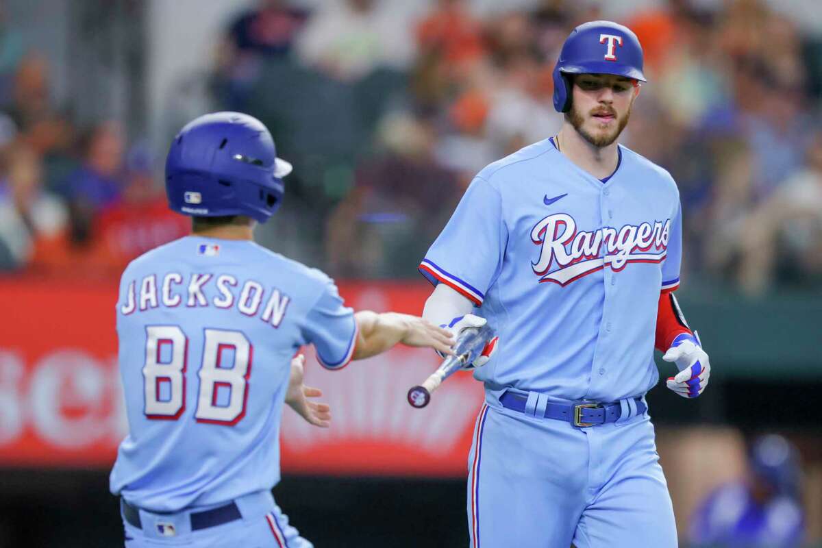 Houston Astros: Late offense leads to win, series lead vs. Rangers